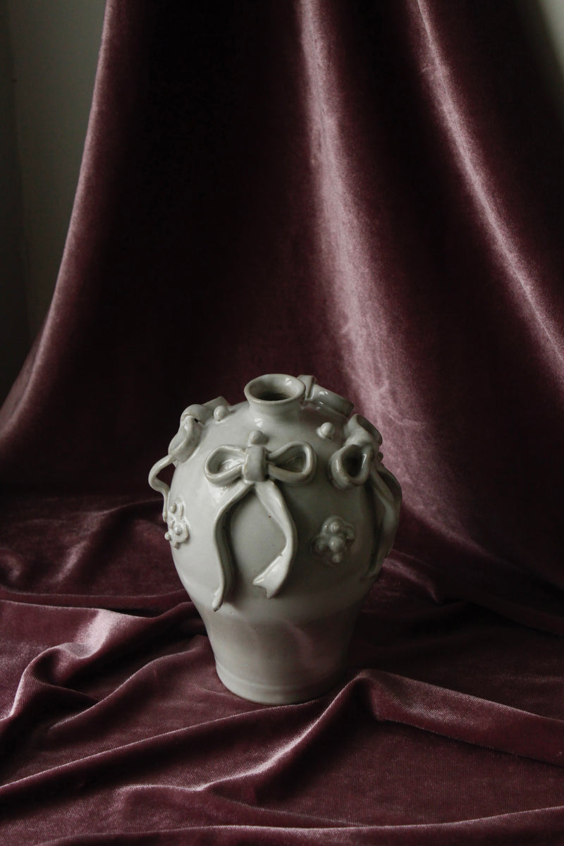 Le Vase I – Margaret Yap Pottery Studio