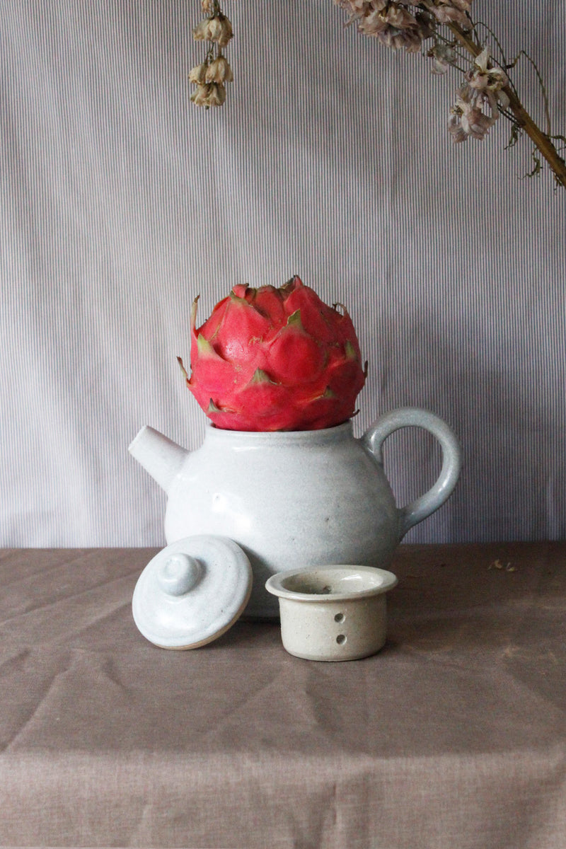 Melati Teapot – Margaret Yap Pottery Studio