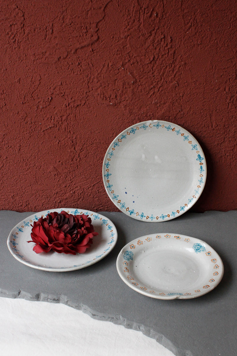 Hibiscus Dessert Plate – Margaret Yap Pottery Studio
